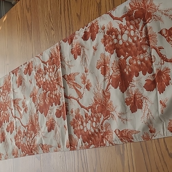 Williams Sonoma | Dining | Williams Sonoma Long Table Runner | Poshmark